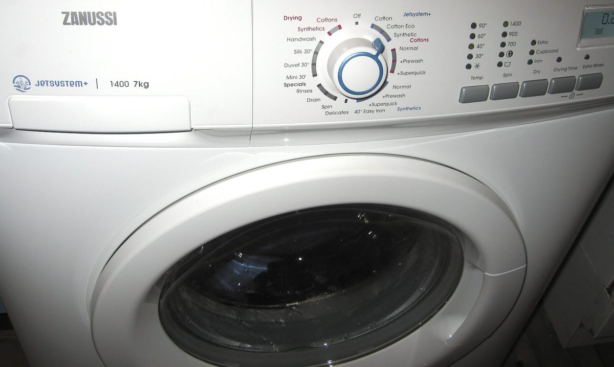 On the Zanussi ZWD14581W front-load washer-dryer: Review (2009) - Earth ...